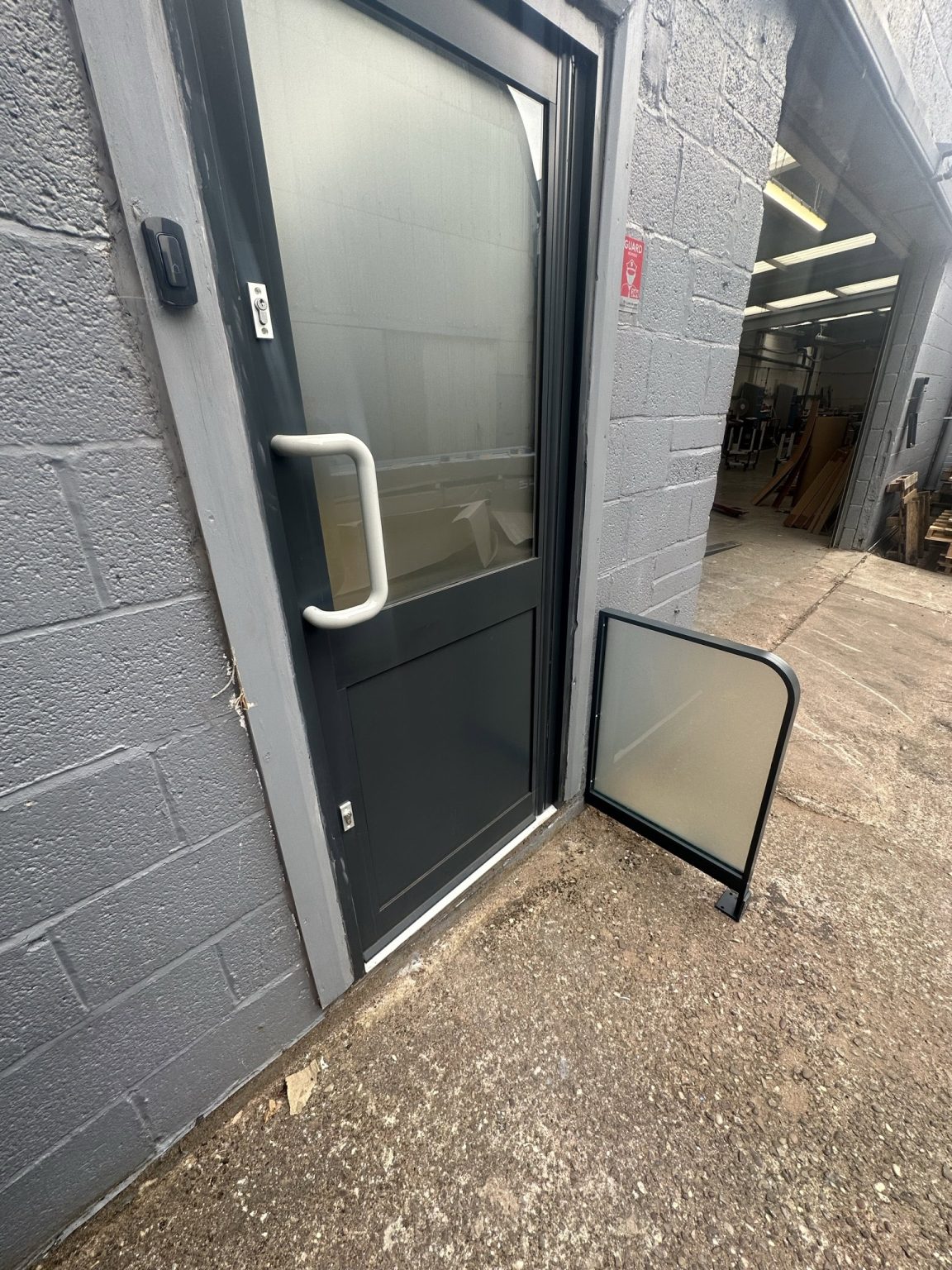 Automatic Door Barriers - Freeman Systems Limited
